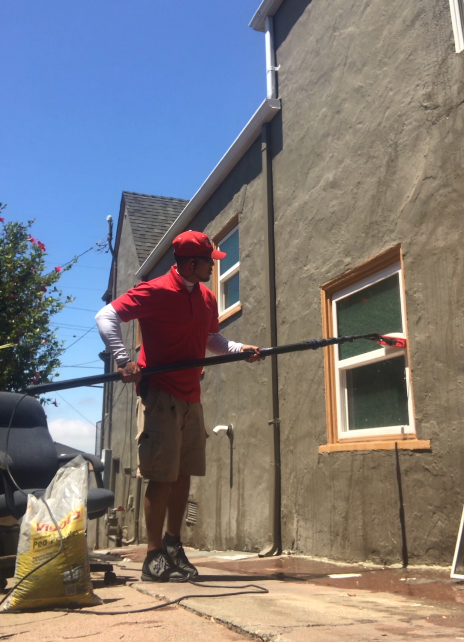 Maintenance Agents | Window Cleaning | Diamond Certified
