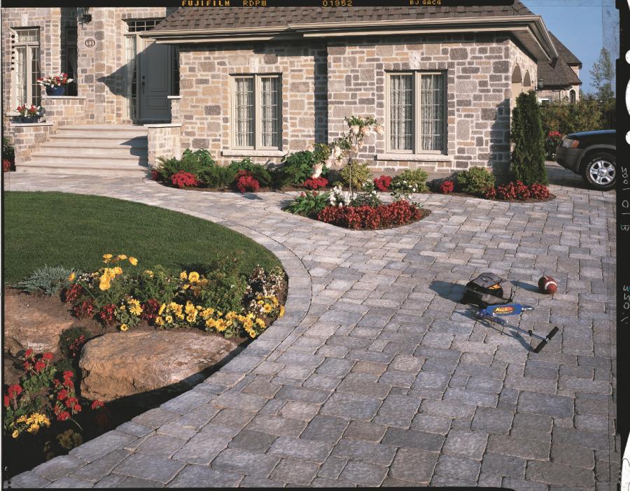 Black Diamond Paver Stones & Landscape, Inc. | Diamond Certified