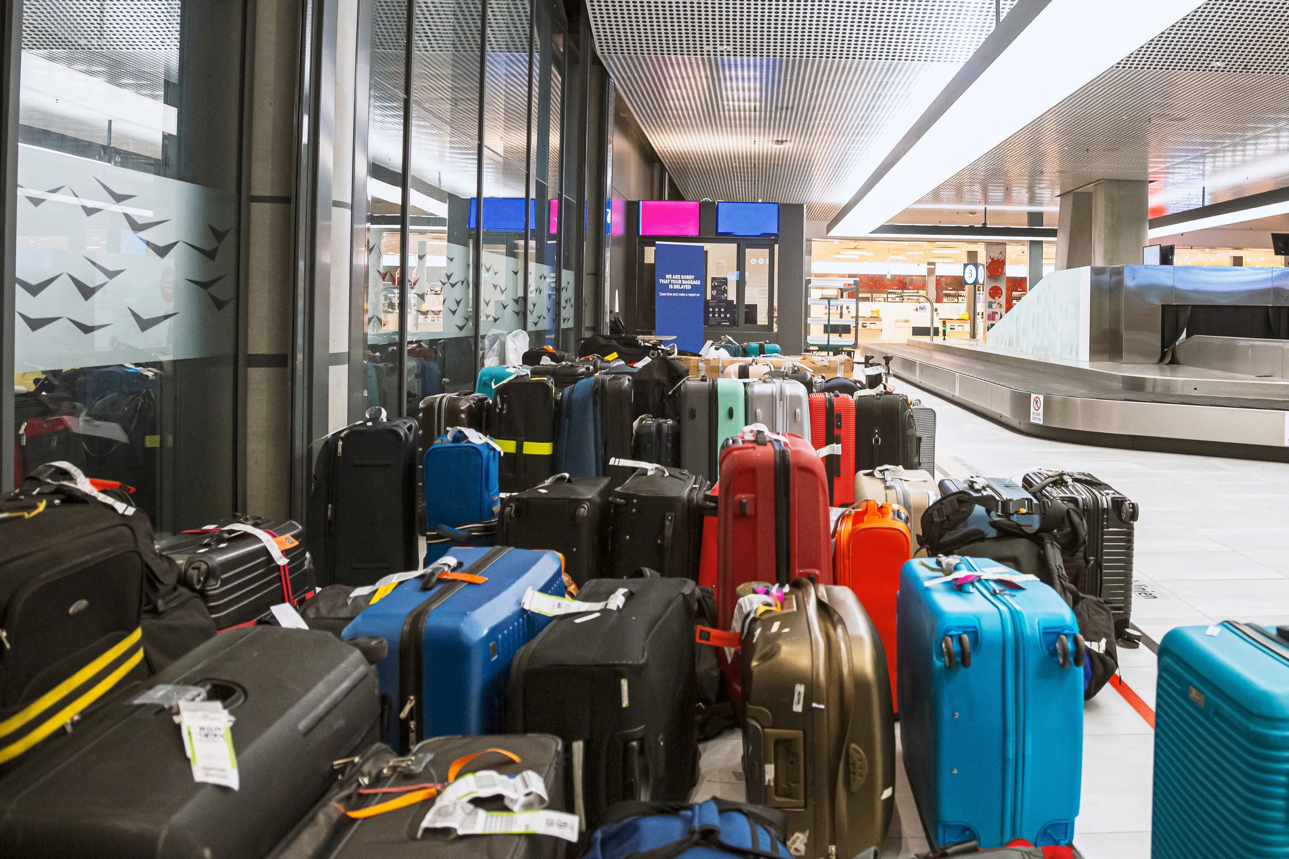 Find Bargains From the Unclaimed Baggage Store | Diamond Certified